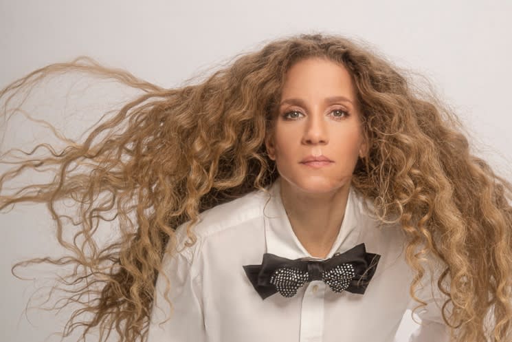 Amanda Marshall Returns with New Album 'Heavy Lifting,' Canadian Tour ...