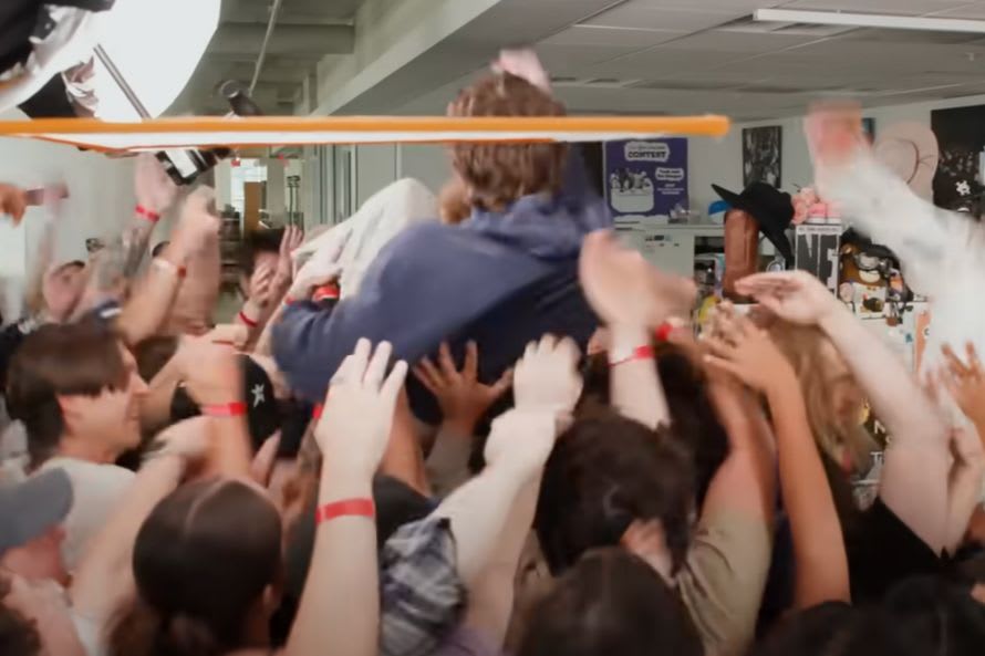 Watch Turnstile Stage Dive During Their Tiny Desk Concert │ Exclaim!