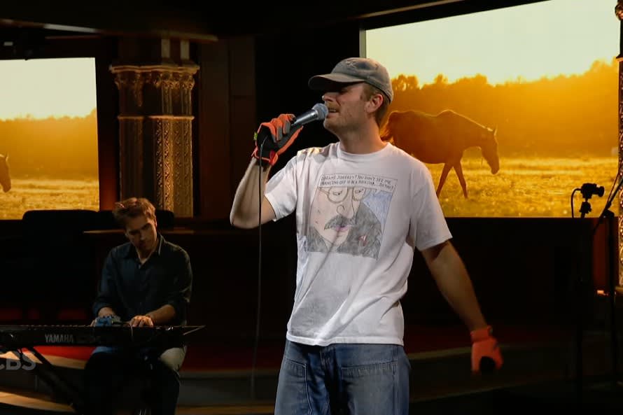 Mac DeMarco Brings Back the Wobble for "Shining" on 'Colbert' │ Exclaim!