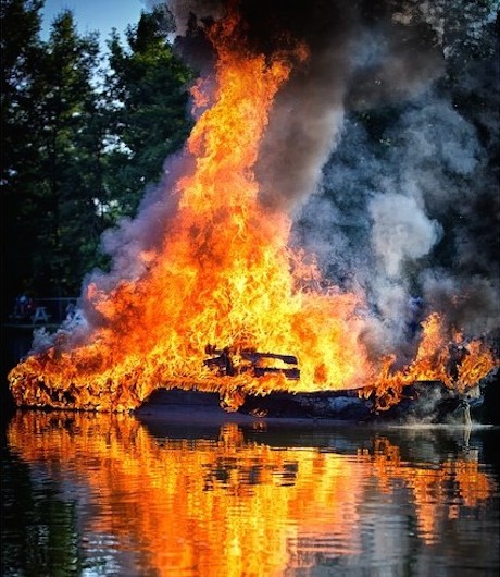 Gwar's Oderus Urungus Treated to Viking Funeral at Gwar B-Q │ Exclaim!