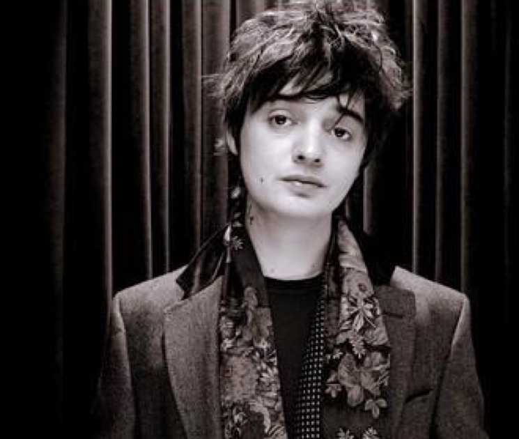 Pete Doherty Depicted on Crucifix in Statue │ Exclaim!