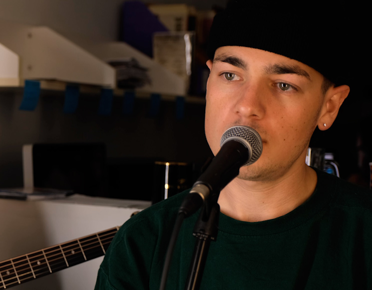 Watch Boston Manor Perform Acoustic Versions of "Halo" and "Bad Machine ...