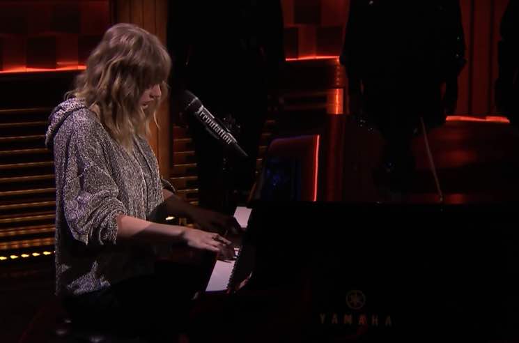 Watch Taylor Swift's Surprise Performance for Jimmy Fallon │ Exclaim!