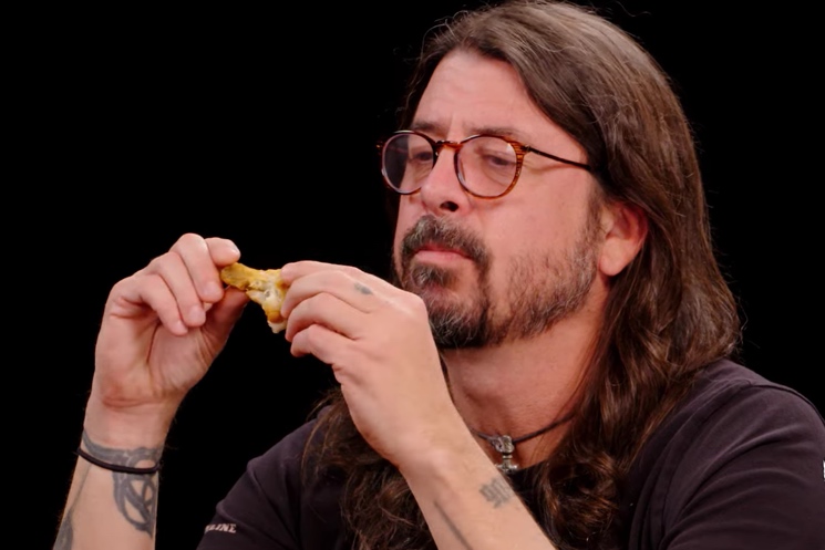 Watch Dave Grohl Get Drunk, Burp and Chow Down on Spicy Wings │ Exclaim!