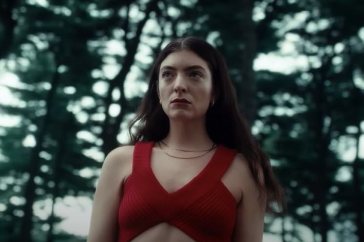 These Viral Videos of Lorde Shushing Her Audience Are a Mood │ Exclaim!