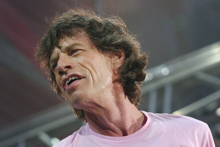 Mick Jagger Flashes Flasher at Rolling Stones Concert │ Exclaim!