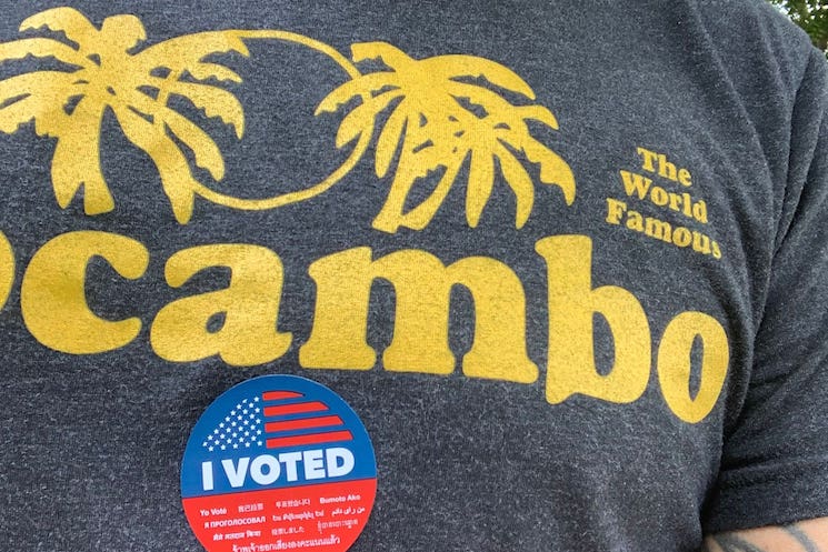 Dave Grohl Voted in an El Mocambo Shirt │ Exclaim!