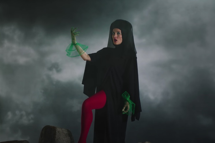 Cate Le Bon Shares Video for New Single "Moderation" │ Exclaim!