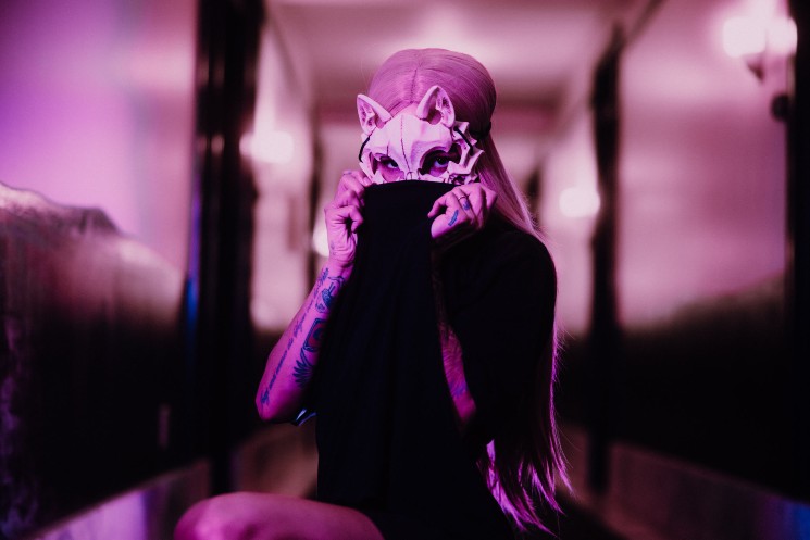 Lights Side Project LŪN Announces Toronto Show │ Exclaim!