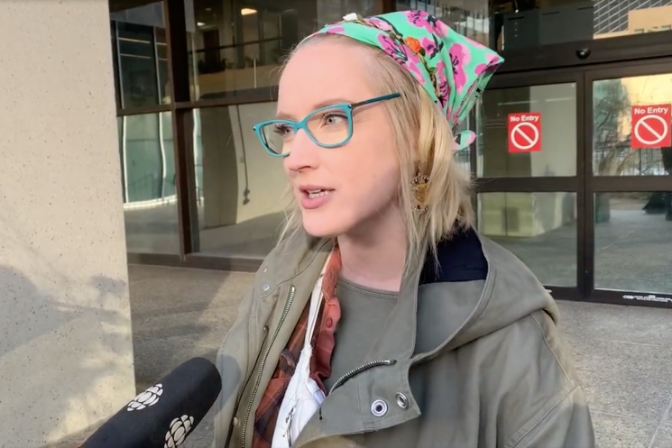 JUNOS Protestor Hoped Avril Lavigne Would Be "Punk Rock" and Give Her ...