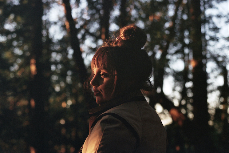 Guelph's Emma Worley Details Debut Album 'Sentimentalist' │ Exclaim!
