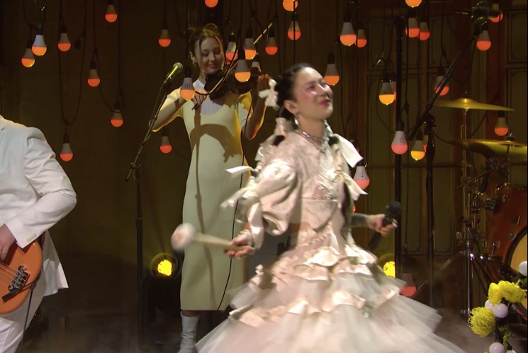 Watch Luna Li Perform with Japanese Breakfast on 'SNL' │ Exclaim!