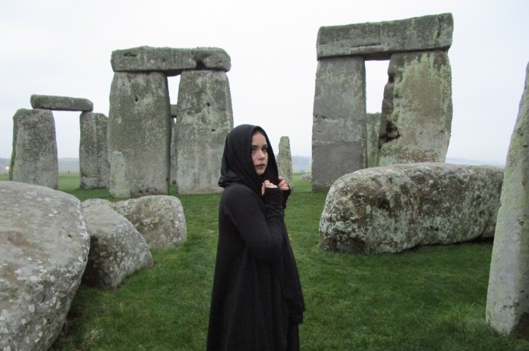 'Coven' Explores an Uncommon Magic with Softness and Empathy │ Exclaim!