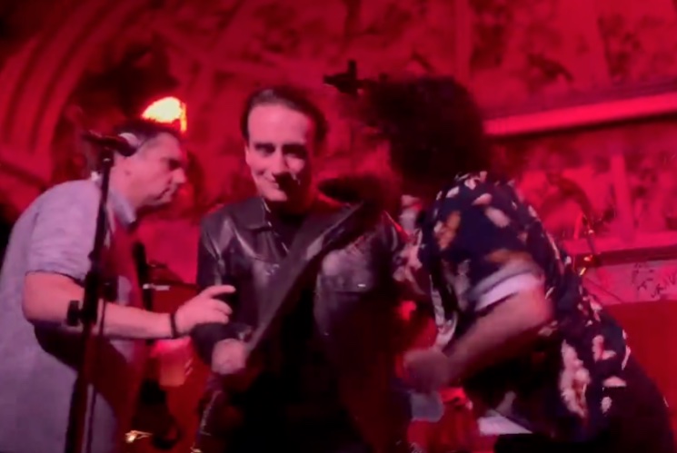 The View Throw Fisticuffs Onstage in Manchester, Postpone Tonight's ...