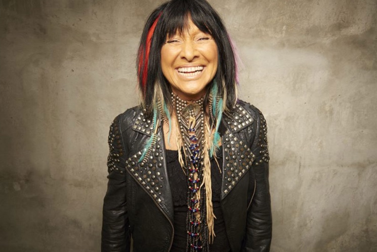Buffy Saint-Marie Documentary 'Carry It On' Shows That She Was Decades ...