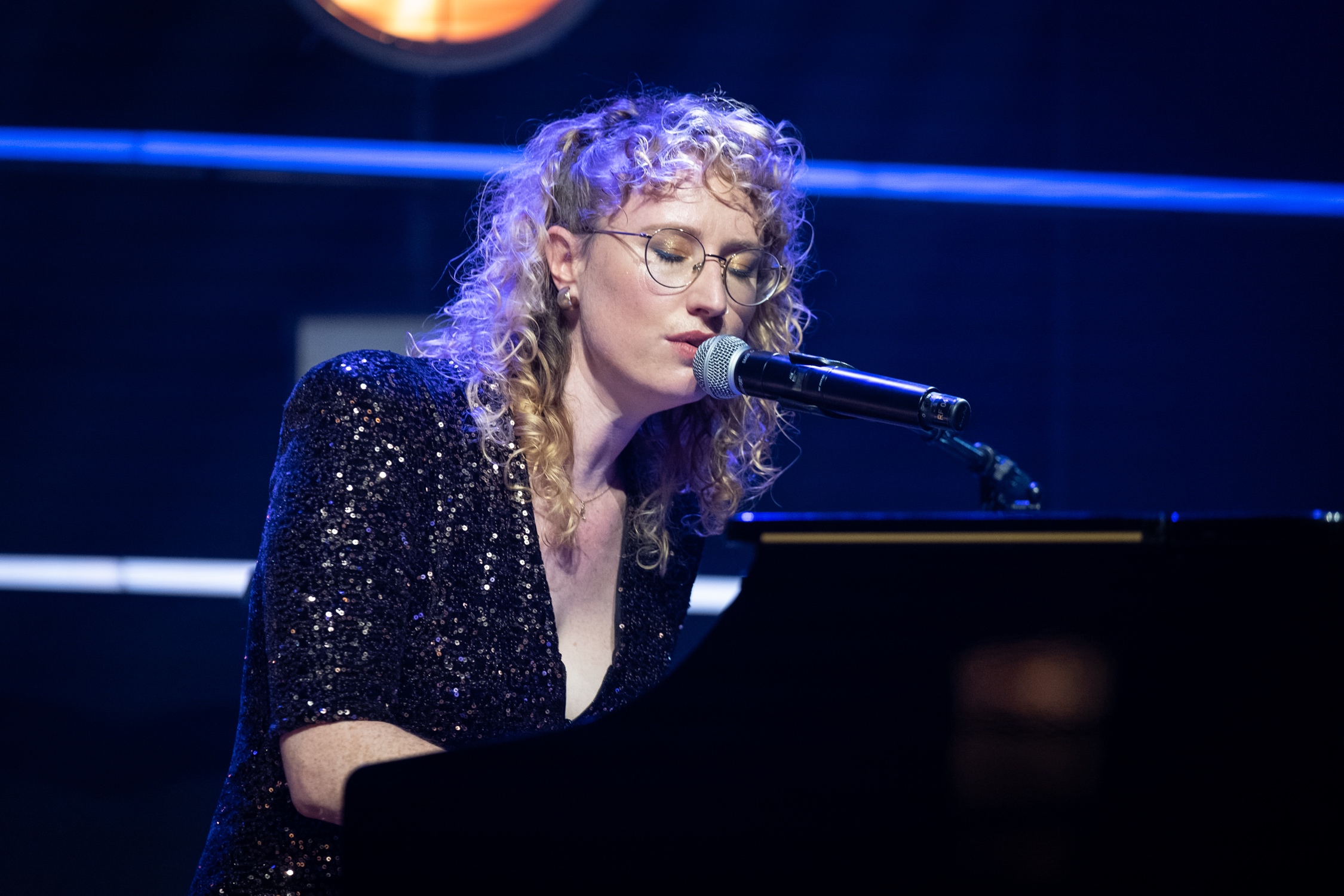 Kelly McMichael Shares "Tour from Hell" Single, Announces Canadian ...