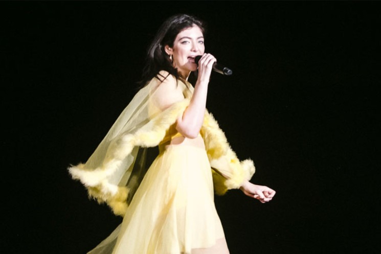 These Viral Videos of Lorde Shushing Her Audience Are a Mood │ Exclaim!