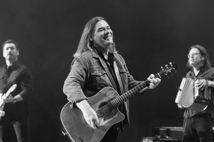 Alan Doyle Maps Out 2024 North American Tour │ Exclaim!