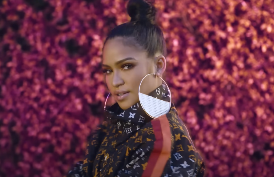 Cassie Responds to Diddy Assault Video Leak: "Open Your Heart to ...