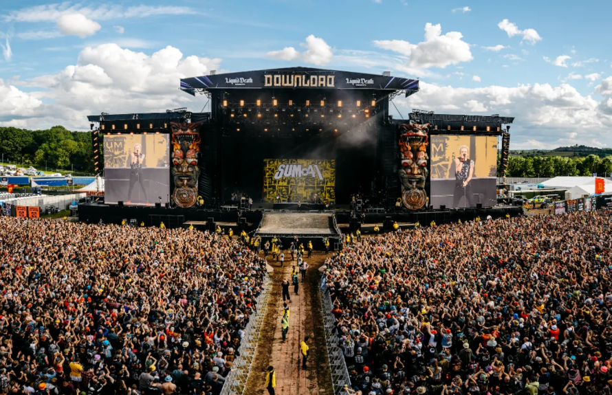 Food Poisoning Outbreak at Download Festival Affects Up to 500, Prompts ...