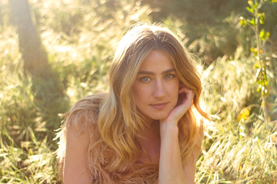 Ingrid Andress Checks into Rehab, Says She Was Drunk for MLB National ...