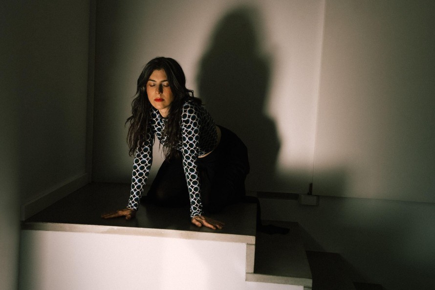 Julia Holter Shares "The Laugh Is in the Eyes" │ Exclaim!