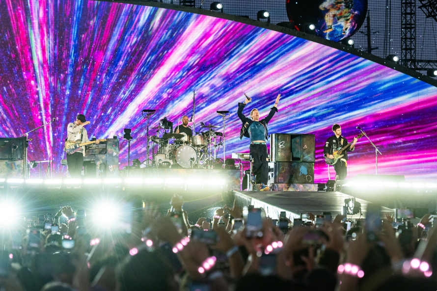 Coldplay Cleaned Cynics' Clocks at Toronto's "Weird Stadium in the ...