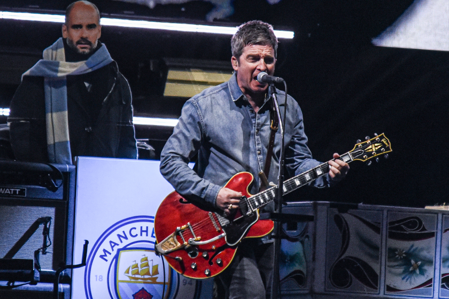 Oasis Brought Glory (and British Weather) to Toronto's "Stupid Fucking ...