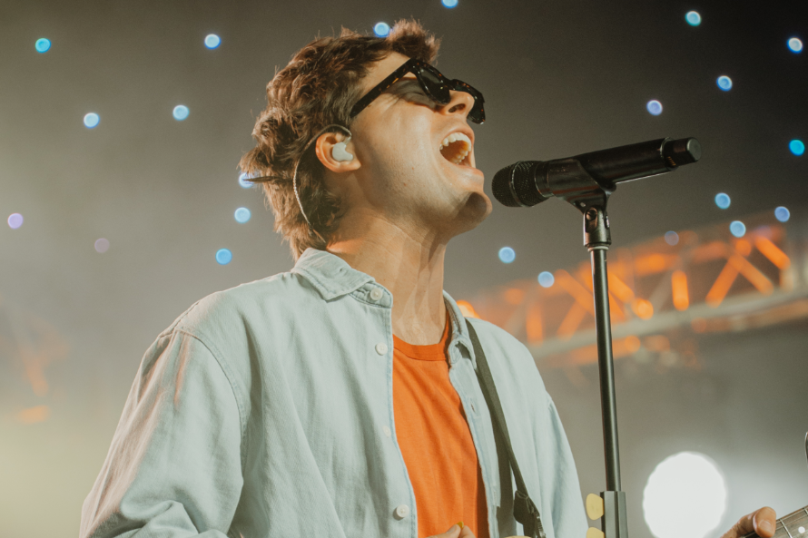 Valley Made Indie-Pop Nostalgia Feel Fresh at Cavendish's Sommo ...