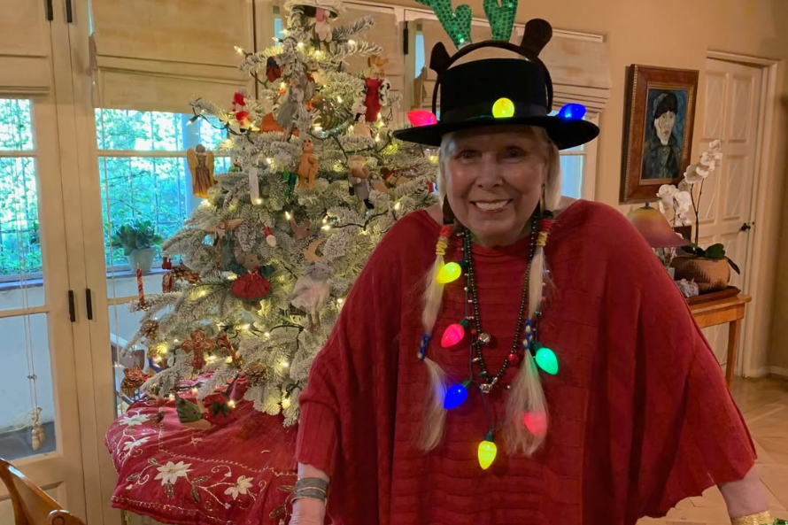 Joni Mitchell Is Ready for the Holidays │ Exclaim!