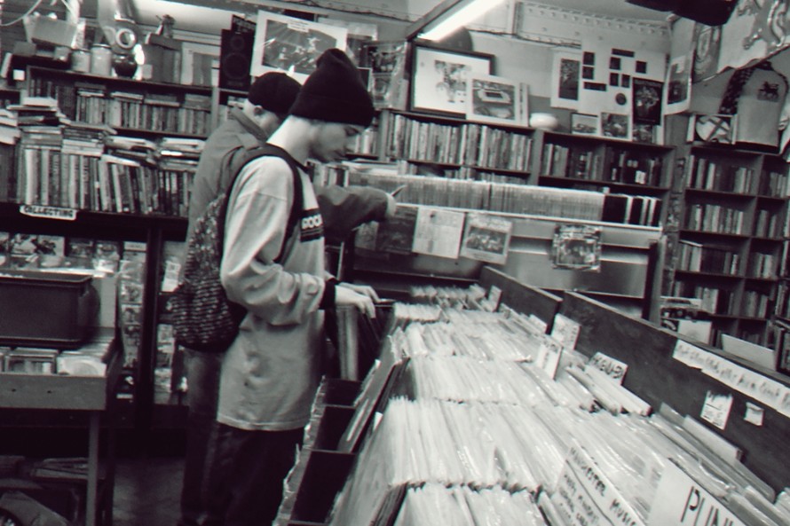A New Generation of Vinyl Buyers Has Arrived — So Why Are We Still ...