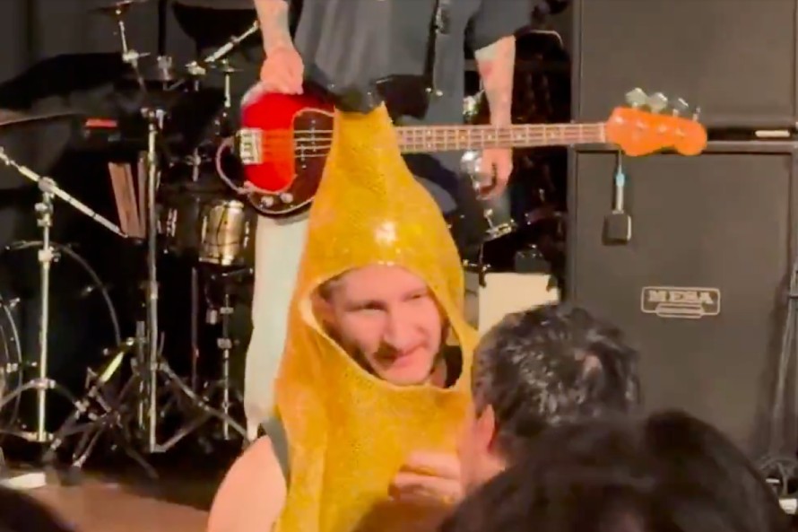 A Toronto Banana Has the Hardcore Community Split │ Exclaim!